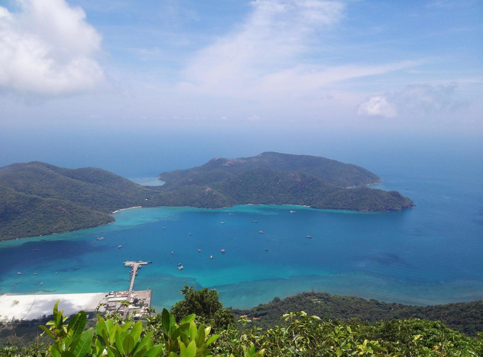 16 hòn đảo lớn, nhỏ tạo nên một Côn Đảo đầy bí ẩn