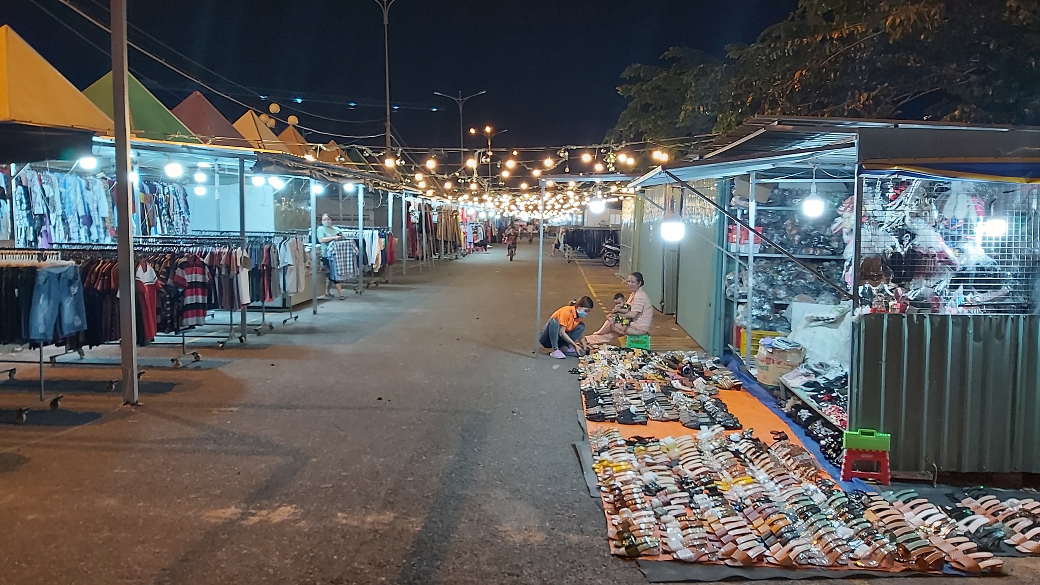 Chợ đêm Côn Đảo | có gì đặc biệt, ăn gì ngon, có gì vui