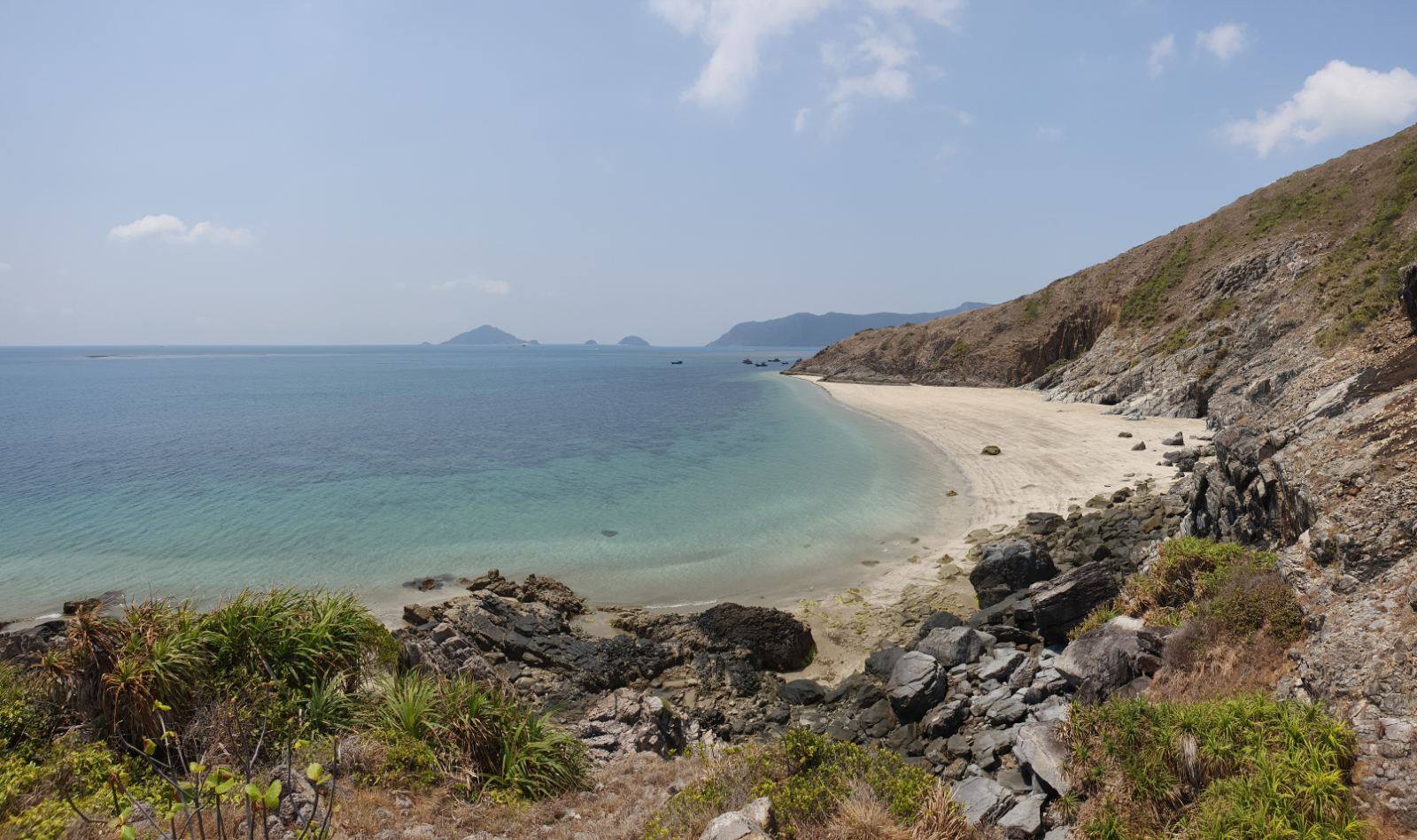 Bãi biển Đất Dốc Côn Đảo